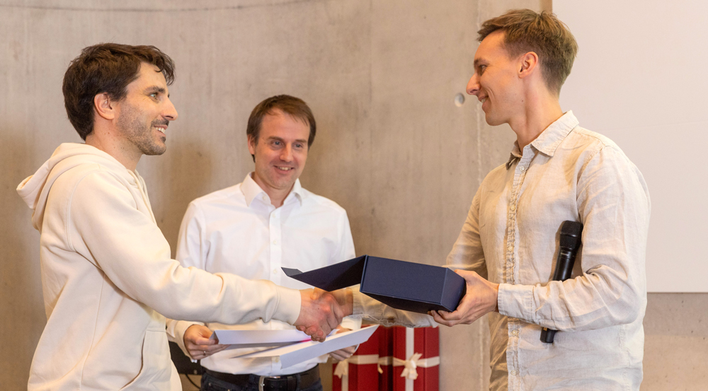 Abschlussfeier: 328 erfolgreiche Abschlüsse und Digital Lab Award ...